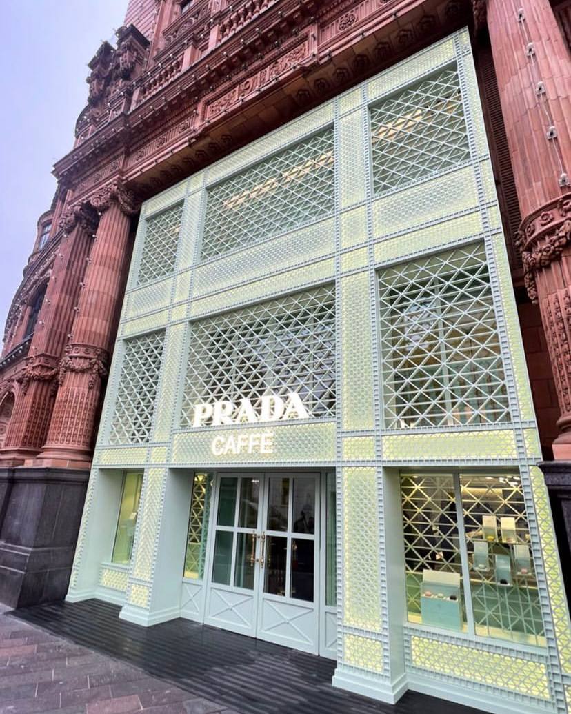 Модне місце на мапі Лондона: кав’ярня PRADA CAFFÈ у Harrods - JetSetter